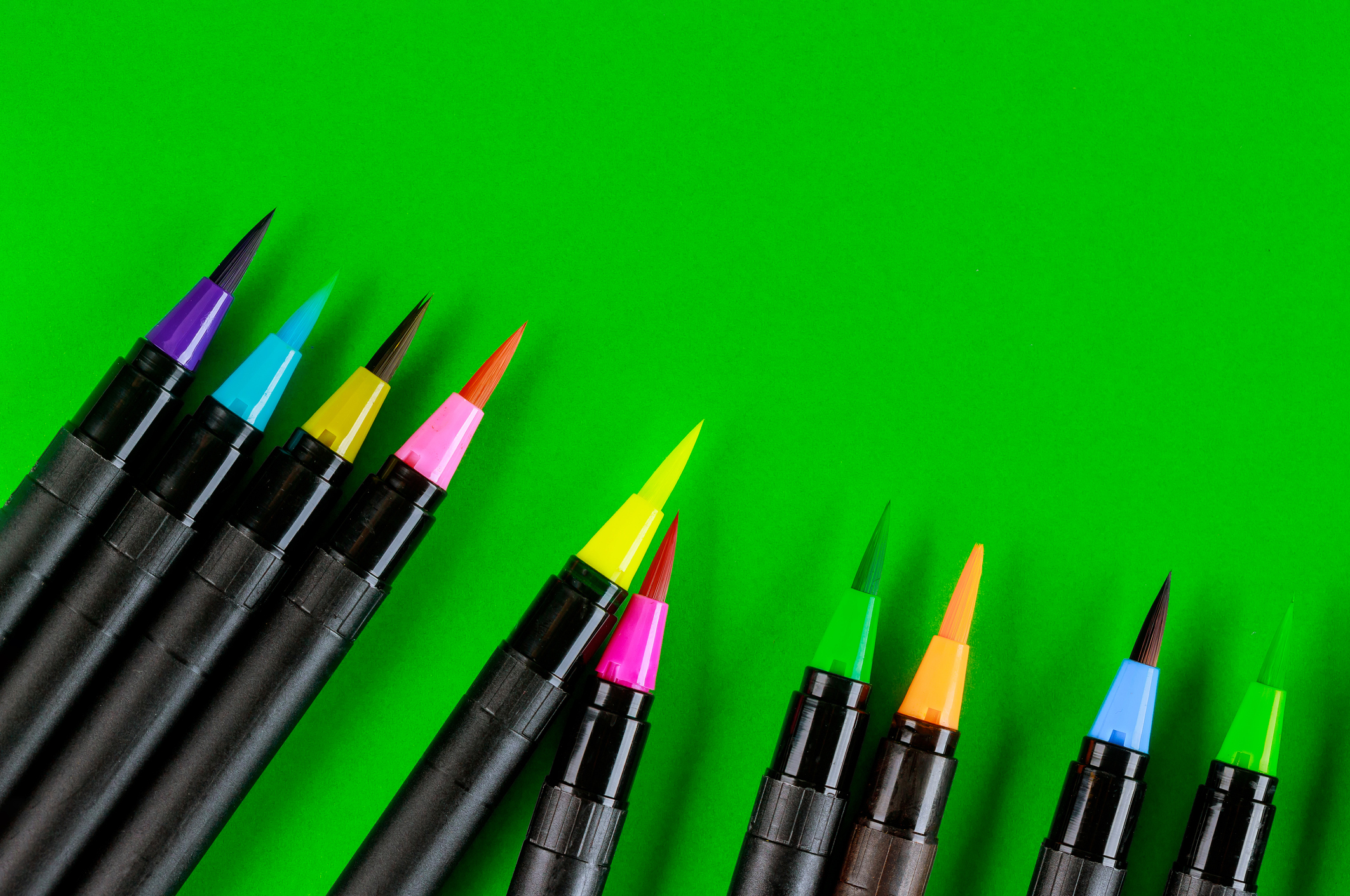 The Best Paint Pens For Your Arts And Crafts Projects | 21Oak
