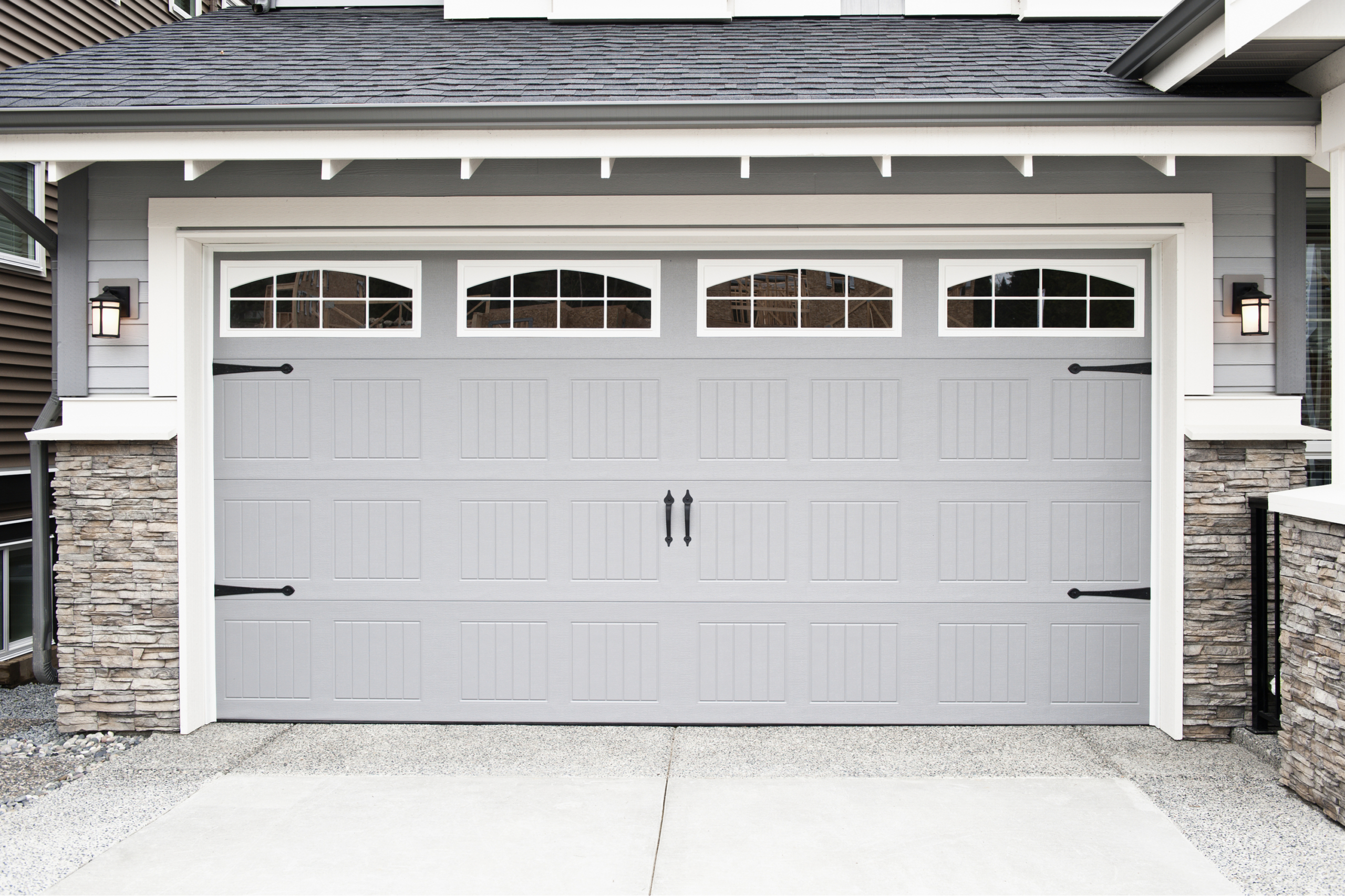 Affordable Ways to Spruce up Your Garage Door | 21Oak