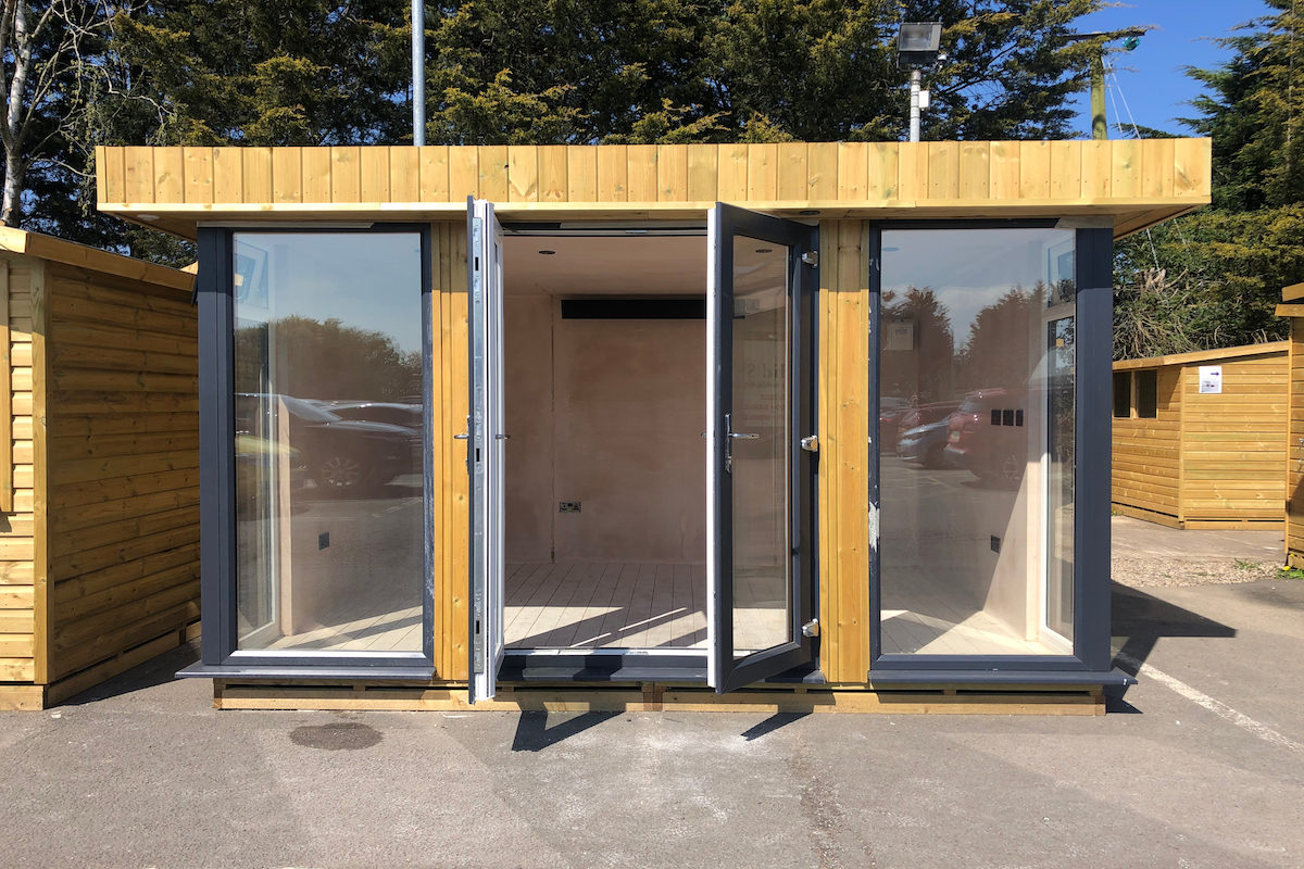 Create your perfect small backyard office studio | 21Oak