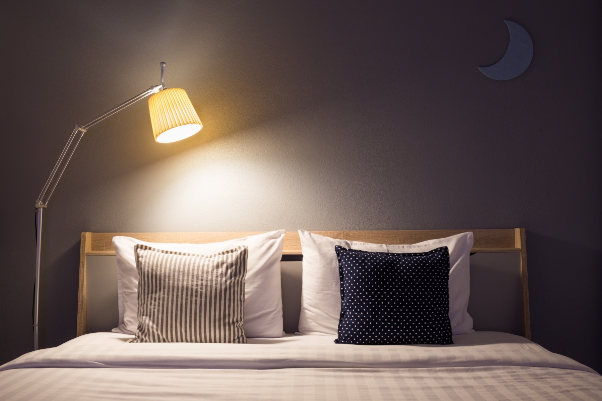 5 Small Bedroom Lighting Ideas That Don't Take Up Space | 21Oak